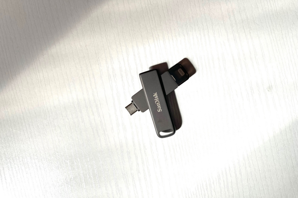 Review: SanDisk iXpand Flash Drive Luxe – A Smart Storage Solution for ...