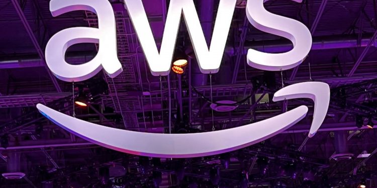 AWS Outage Disrupts Amazon, Snapchat, Fortnite, and More
